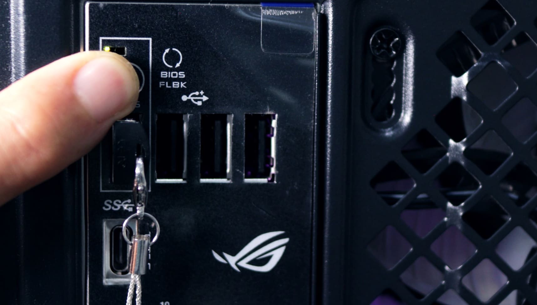 Cómo utilizar BIOS Flashback para actualizar tu Placa Base sin CPU y ...